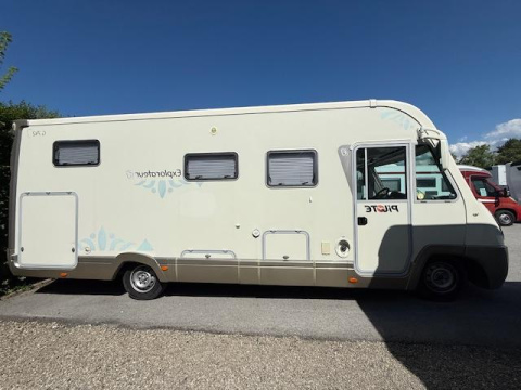Pilote EXPLORATEUR G742 - Wohnmobil / Motorcaravan