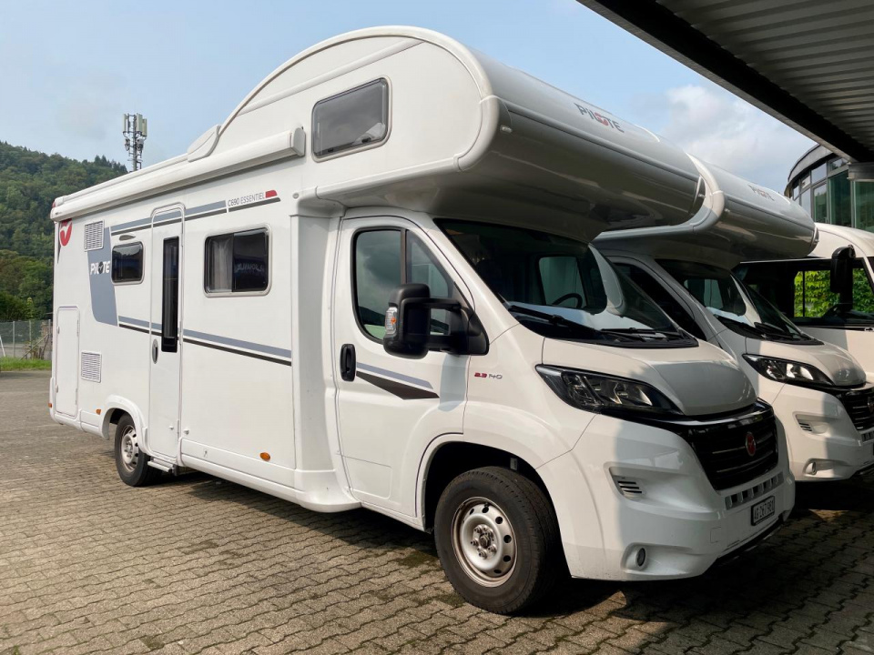 Pilote C690 S - Wohnmobil / Motorcaravan